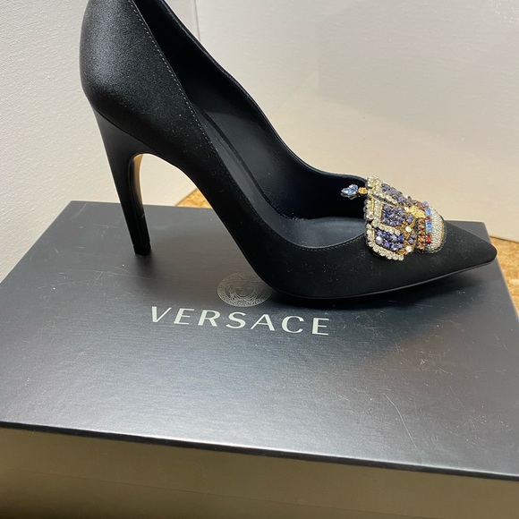 Versace | Shoes | Versace Black Crown Royal Pumps | Poshmark